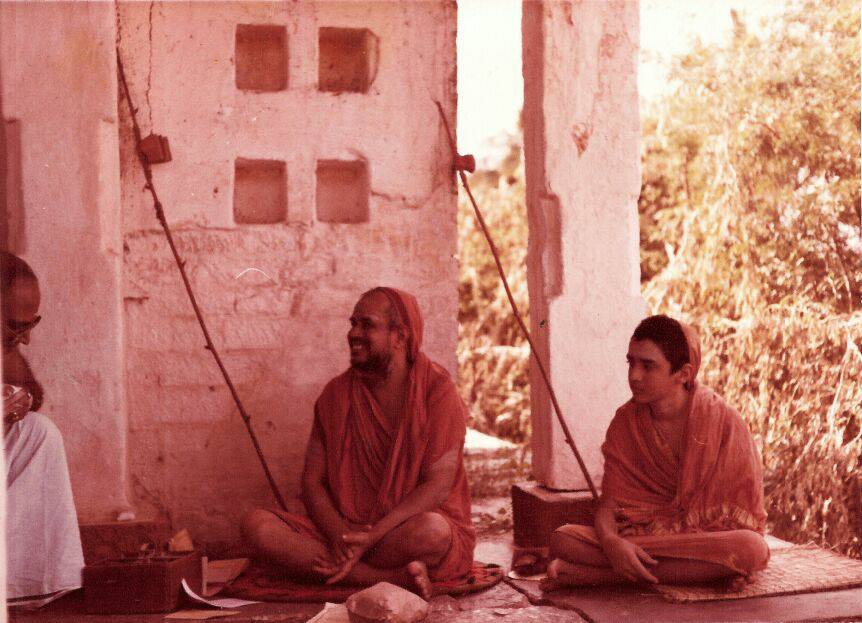 Shankara!: Rare pictures of Pudhu Periyava and Bala Periyava!