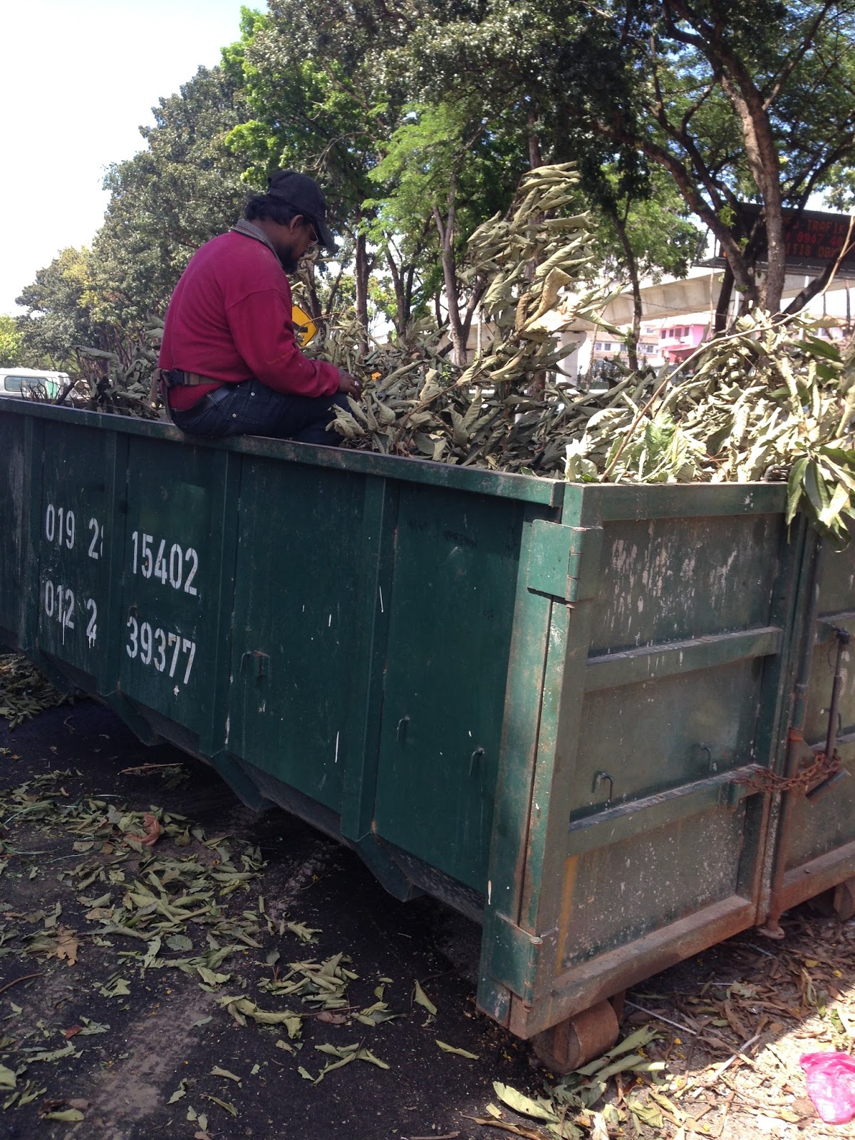 UZAYA TRADING: PERKHIDMATAN SEWA LORI RORO DAN TONG SAMPAH