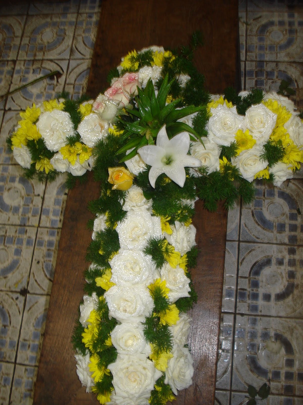 TOKO BUNGA BANDUNG NUGRAHA florist: Bunga salib duka cita