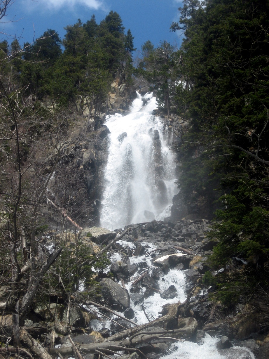 L'estany de Sant Maurici i les Agulles d'Amitges