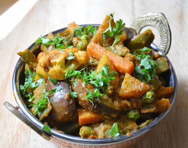 Su's Recipes: Deewan-E-Handi - Mix Vegetable Curry