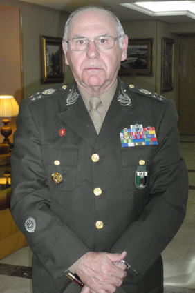 Desarrollo y Defensa: General de Ejército De Nardi, jefe del Estado ...