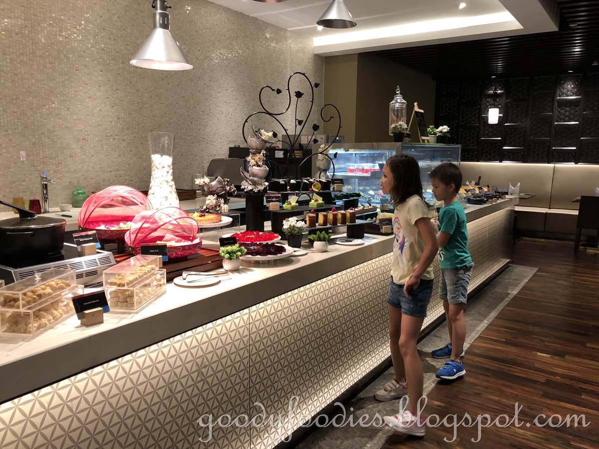 GoodyFoodies: Makan Kitchen, DoubleTree by Hilton, Melaka: Buffet Dinner