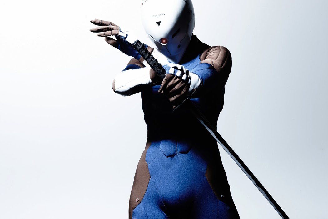 Silent Sanctum Manga: Legendary Cosplayer : Omi K Gibson