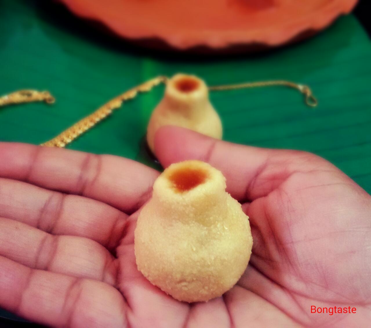 Bongtaste : Nolen Gur Sandesh (Sandesh Made With Gur or Date Palm Jeggery)