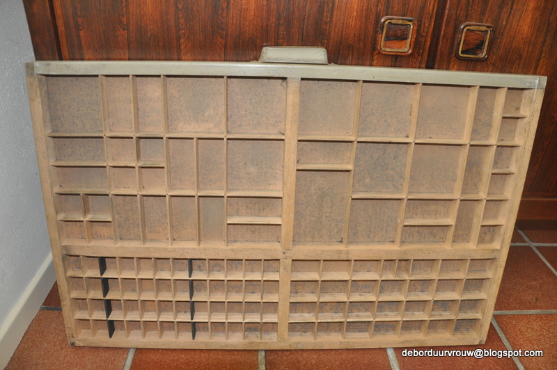 De Borduurvrouw: Letterbak