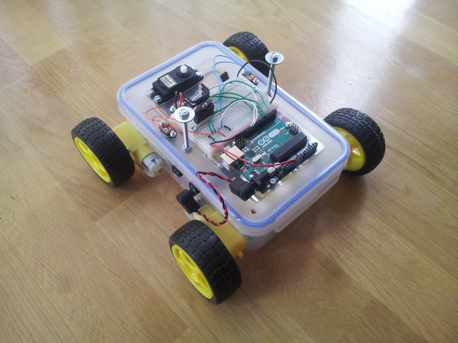 Antonio Vallecillos: Arduino Robot v09 Tupperbot (II)