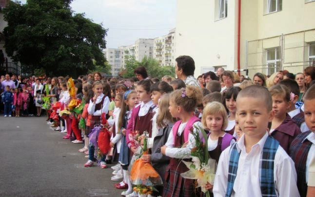 UNIFORME SCOLARE: UNIFORME SCOLARE-SCOALA 88 MIHAI VITEAZUL