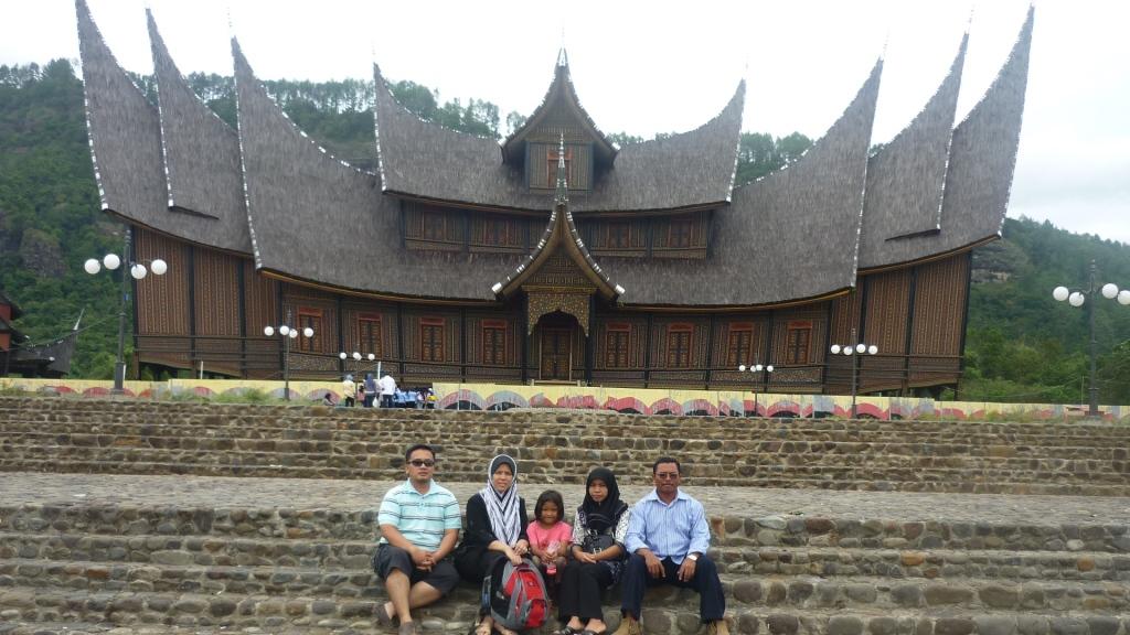 Melancong dengan cara HOMESTAY Ke Bukit Tinggi, Padang Indonesia: PAGAR ...