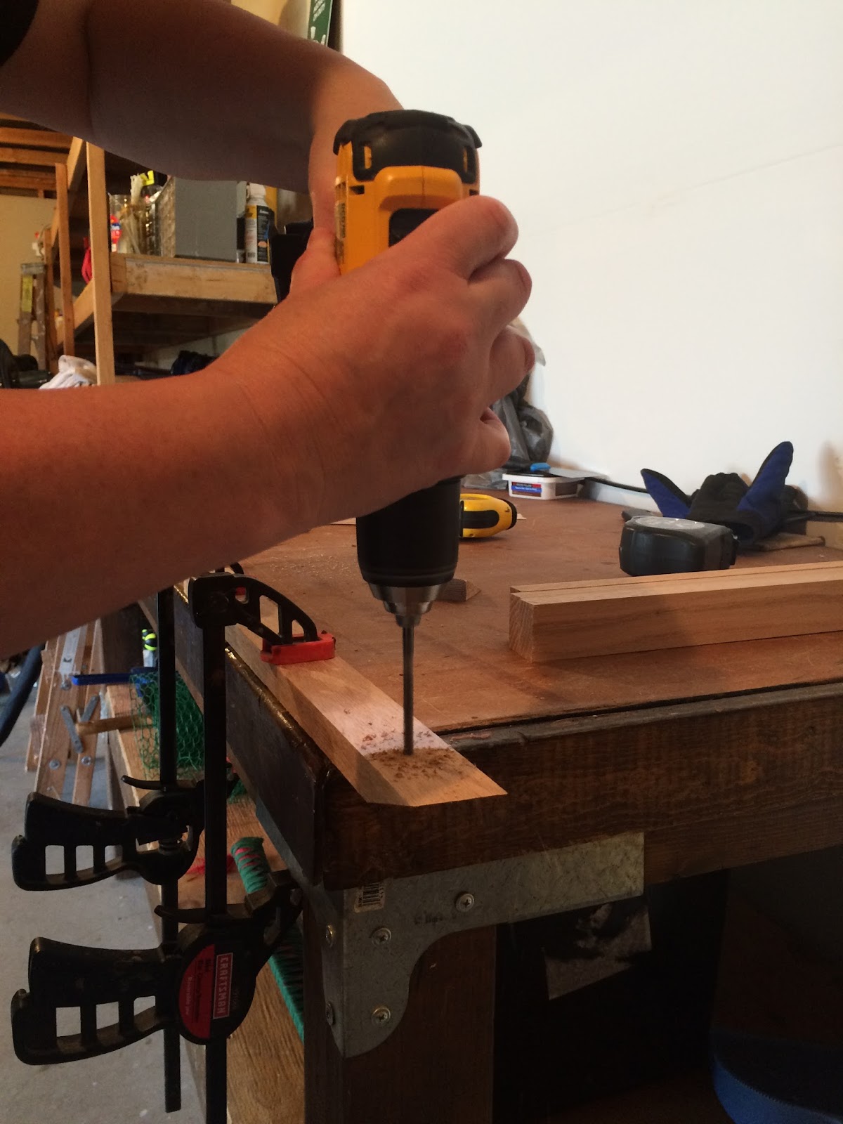ThreeComforts: Diy Wood Display Easel