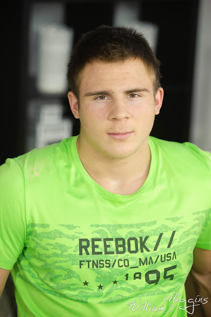 ゲイポン の イキ: Viktor Adam, WilliamHiggins.com:翻訳