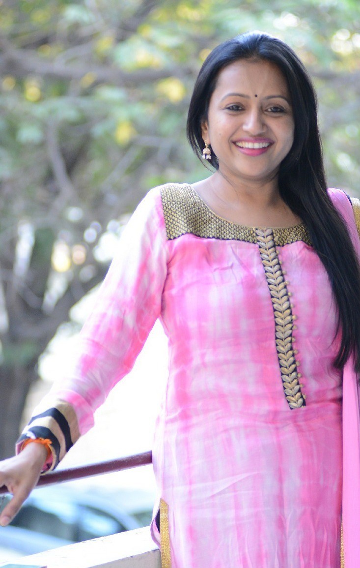 Anchor Suma New Photos,TV Anchors Latest photos,Fashion Collage Models ...