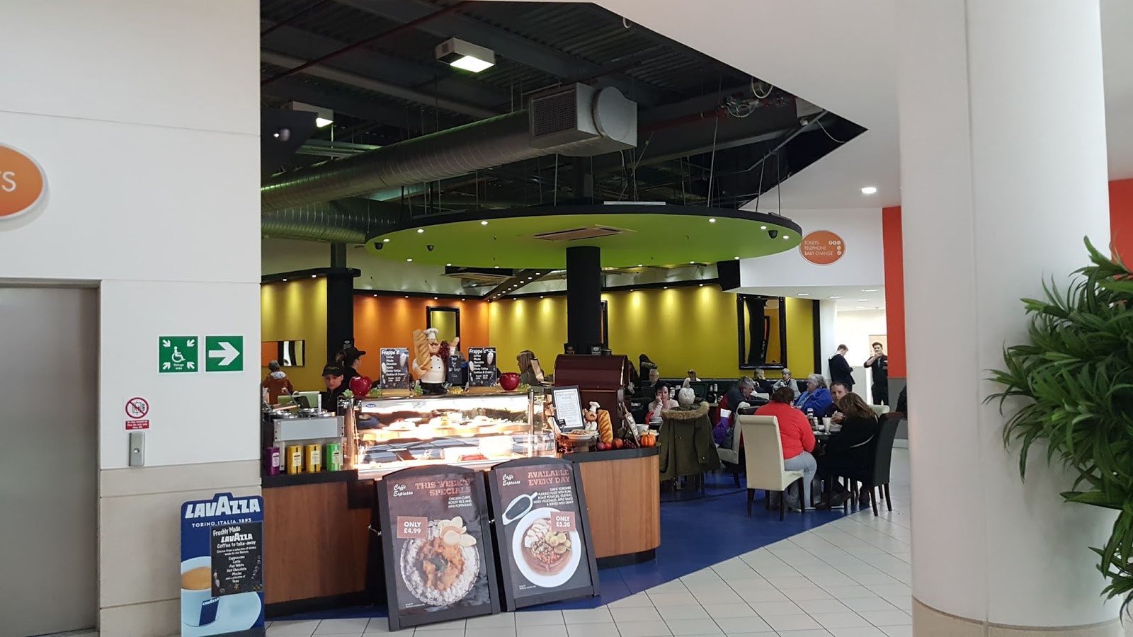 Porsche-noir: Freeport Talke, Stoke-on-Trent