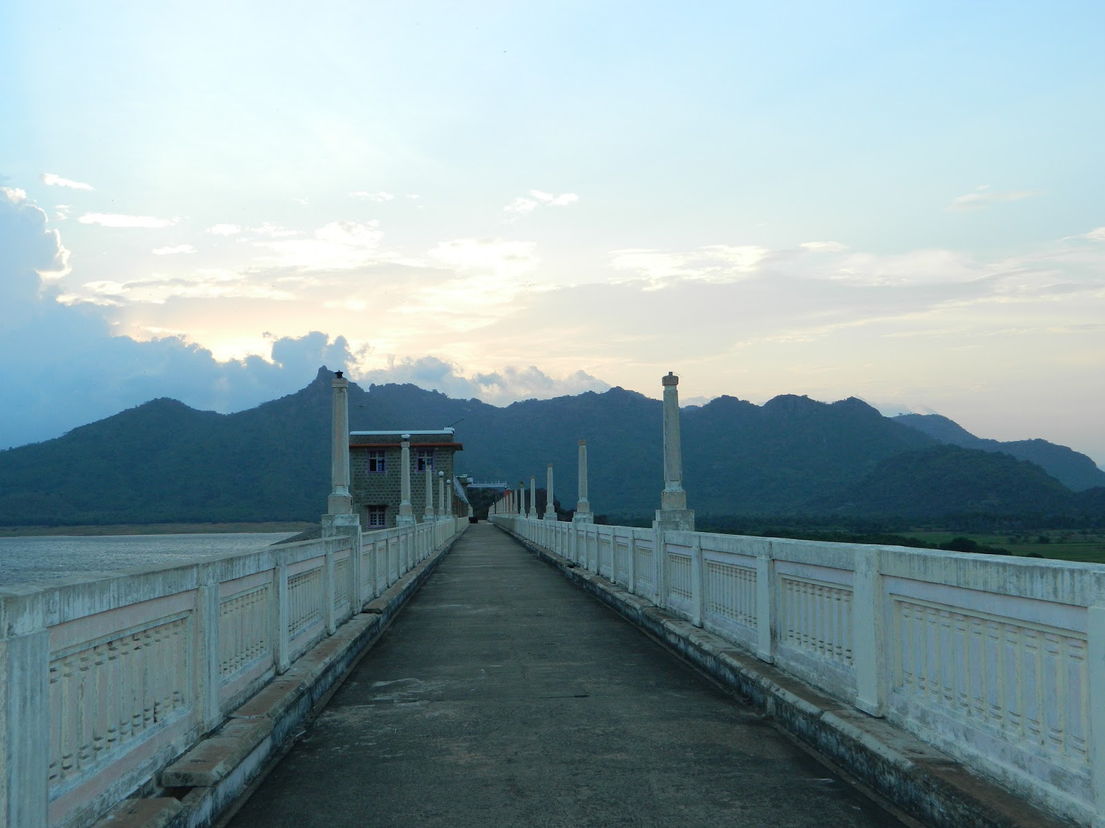 Tamilnadu Tourism: Manimuthar Dam, Kallidaikurichi