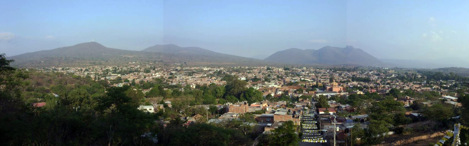 Jaime Ramos Méndez: Panorámica de Santiago Tangamandapio en Michoacán