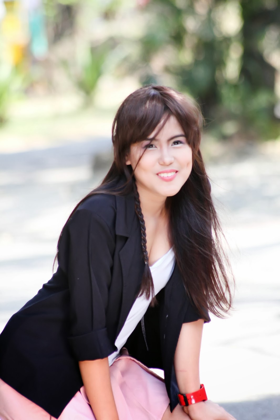 Feature Model: MAO MENG RONG