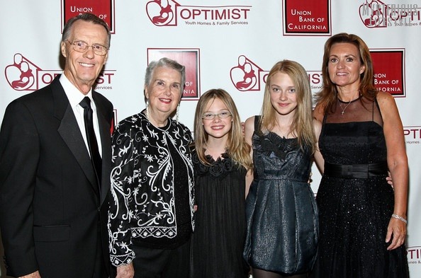 Dakota Fanning Biography, Lifestyle, Network, Family, Sister, Boyfriend ...