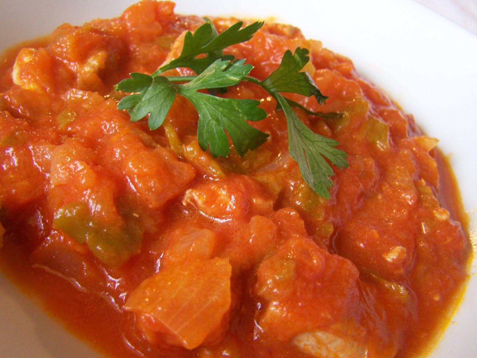 TOMATE PIMIENTO CEBOLLA: ATUN CON TOMATE