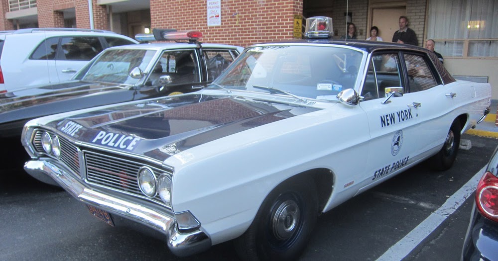Ode Street Tribune: vintage police cars at the Rosslyn Iwo Jima Best ...