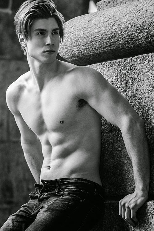 mode models blog: Dorian Reeves by Erik Carter!