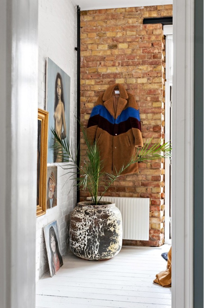 Scandinavian rustic-chic in blue tones