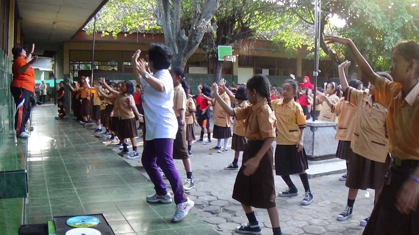 SDN.Bratan 3 No.178: SENAM PAGI DI SEKOLAHKU