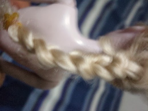 Knocked-off!: Bootleg Toy Review : Bootleg Elsa 12" doll