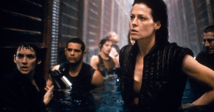 Fallen Rocket: Alien: Resurrection (1997, R)