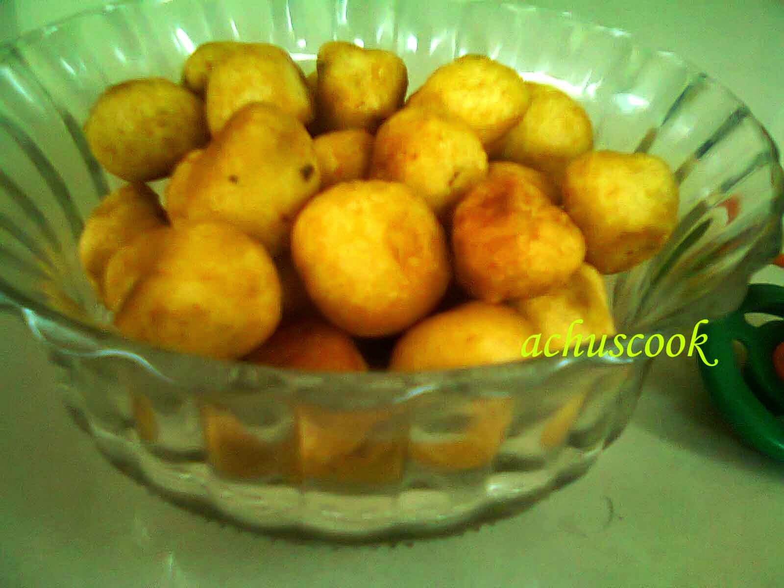 Kaliyadakka / Fried Rice Balls ~ Achus Cook