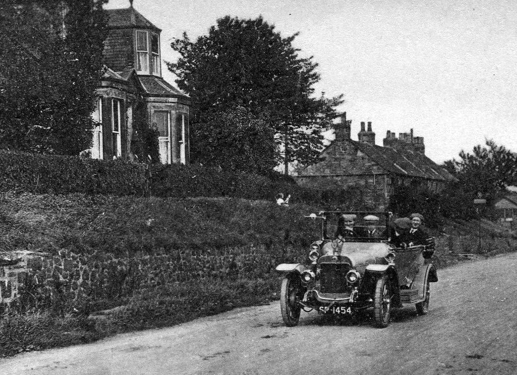 Tour Scotland: Old Photograph Vintage Car And Passengers In Perth ...