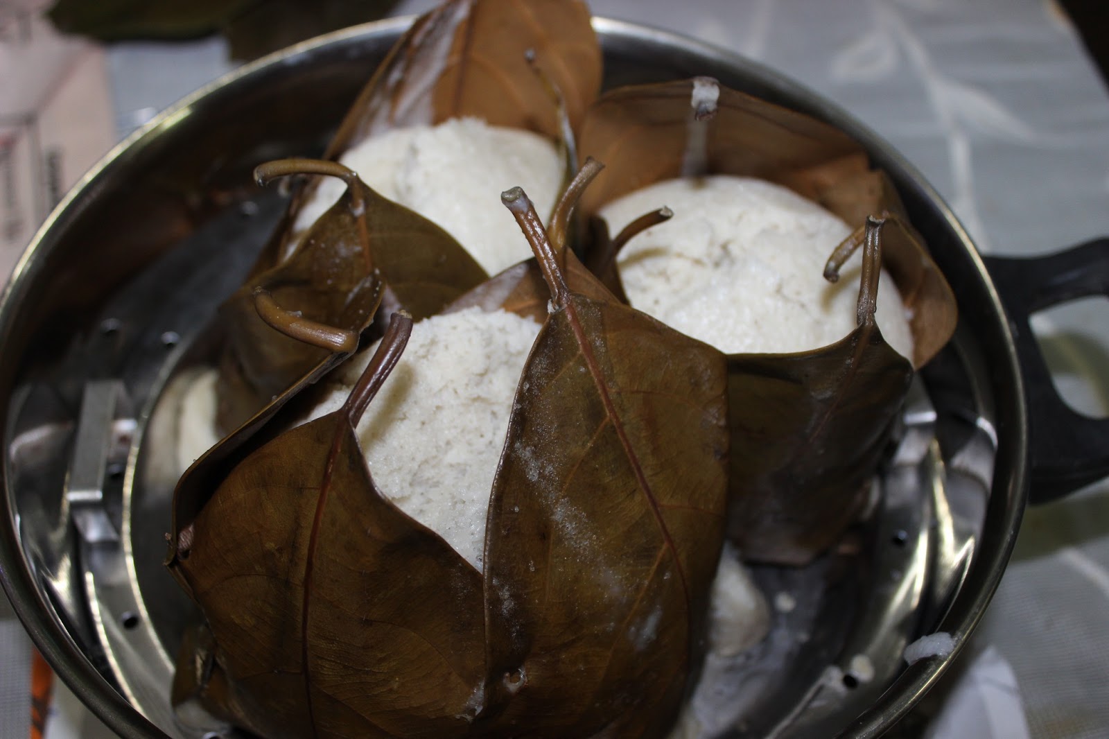 Deepa's Rasoi: Kottige / Gunda (Idlis steamed in Jackfruit leaves ...