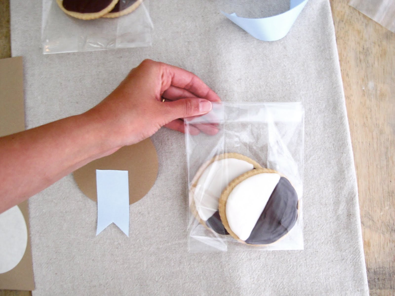 Packing Cookies for the Mail | Packaging & Shipping Sugar Cookies ...