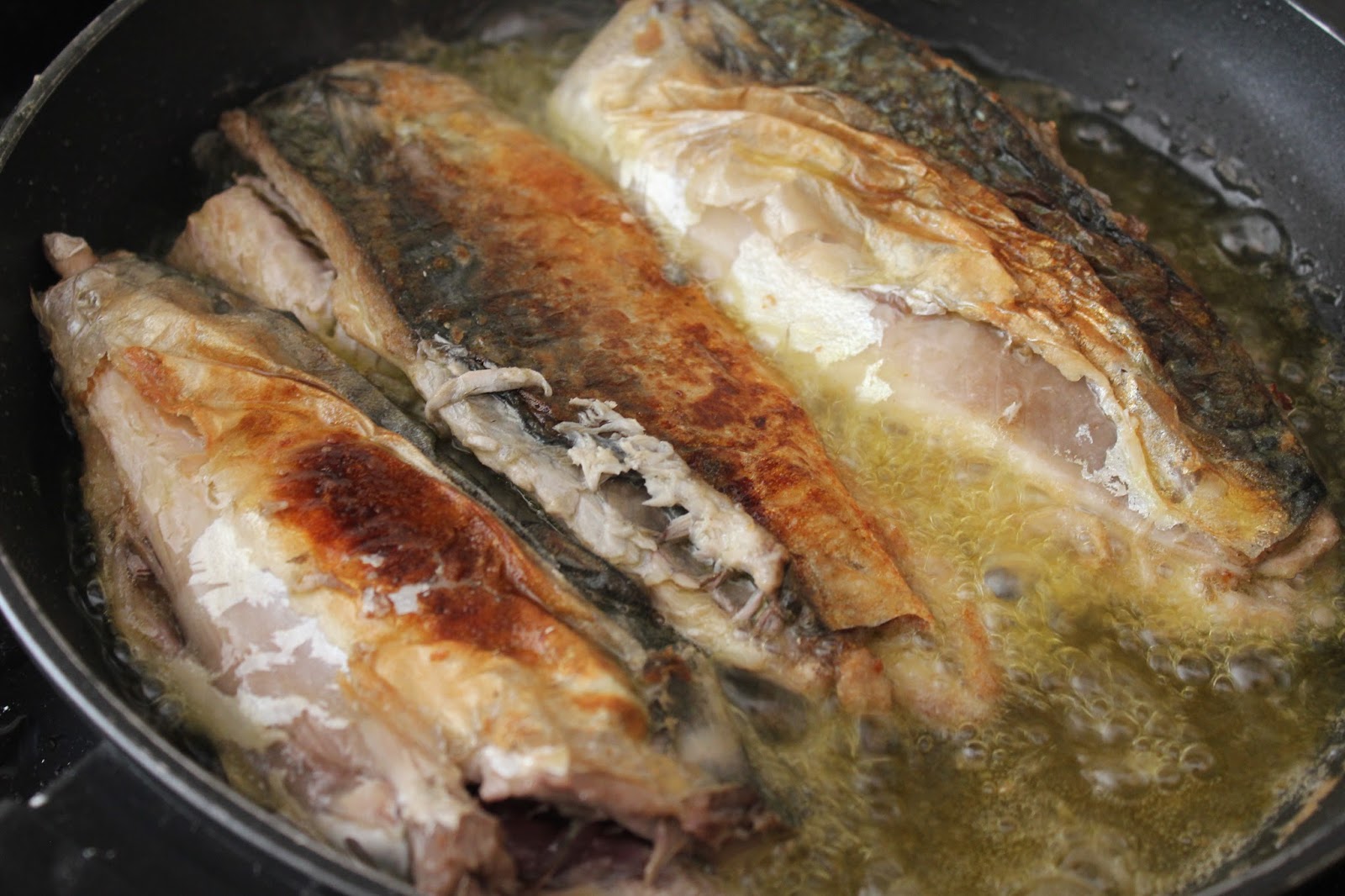 Caballa o verdel (Verat) en escabeche - Pickled mackerel