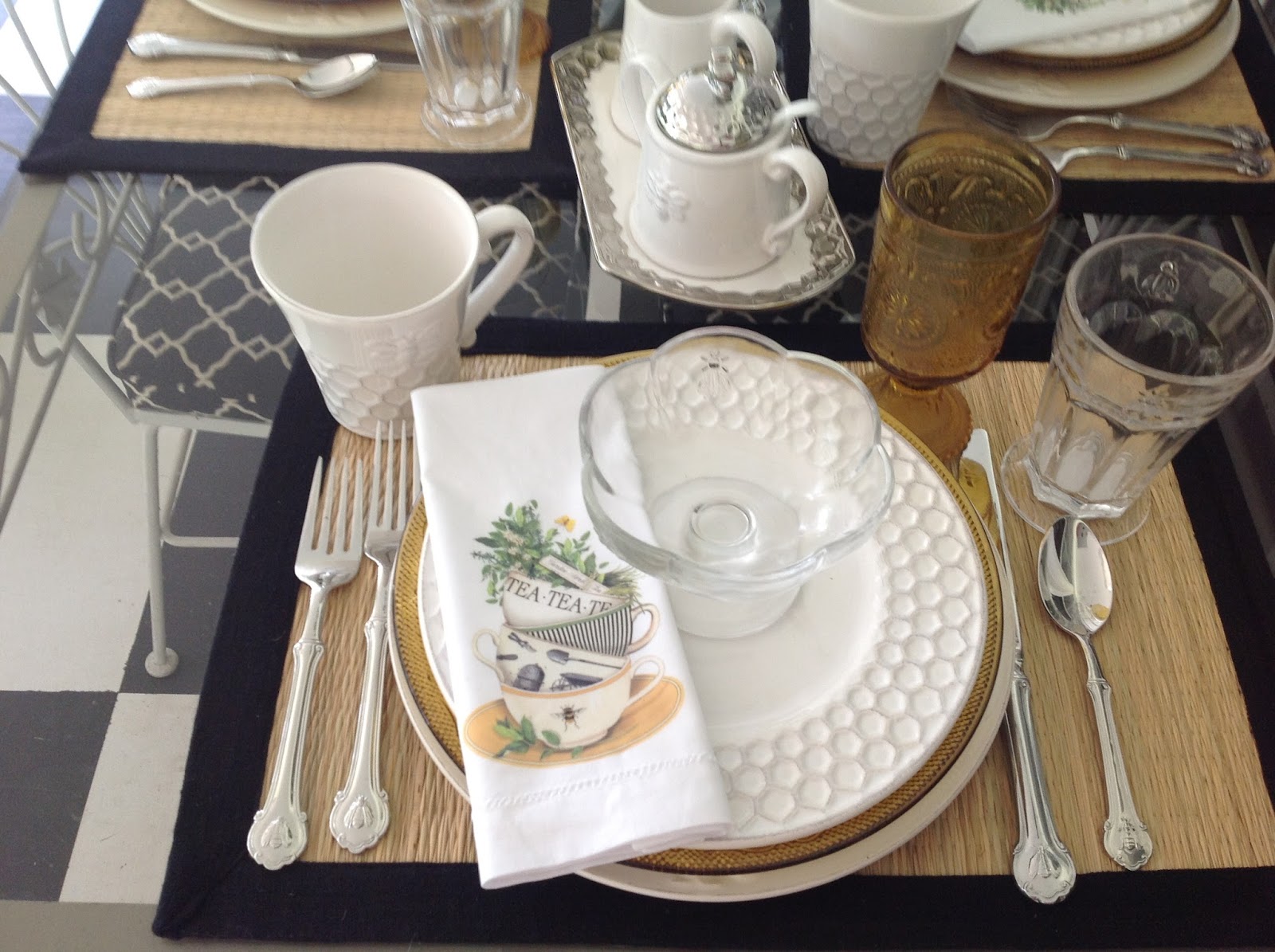 Beeutiful By Design: Bee Breakfast on the Porch