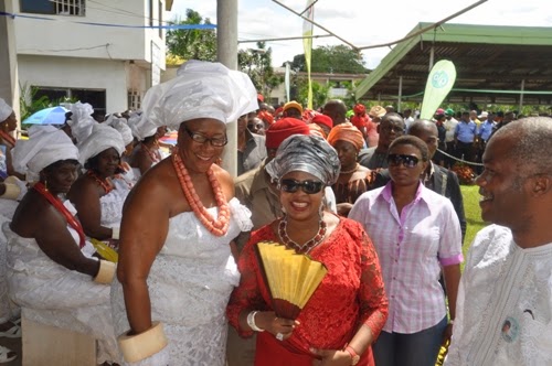 Diamondworld: Princess Stella Oduah Hails Onitsha Monarch, Igwe Alfred ...