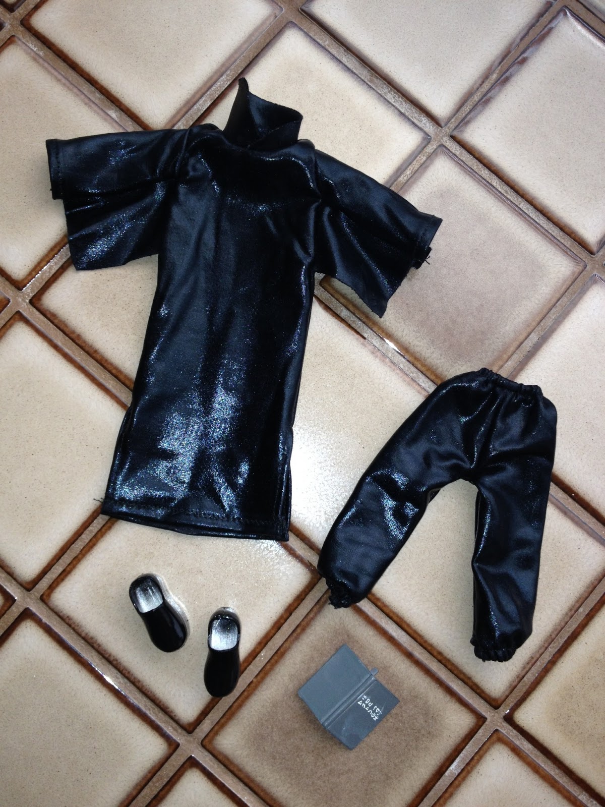 My Life in the Shadow of The Twilight Zone: Merch Spotlight: Kanamit's ...