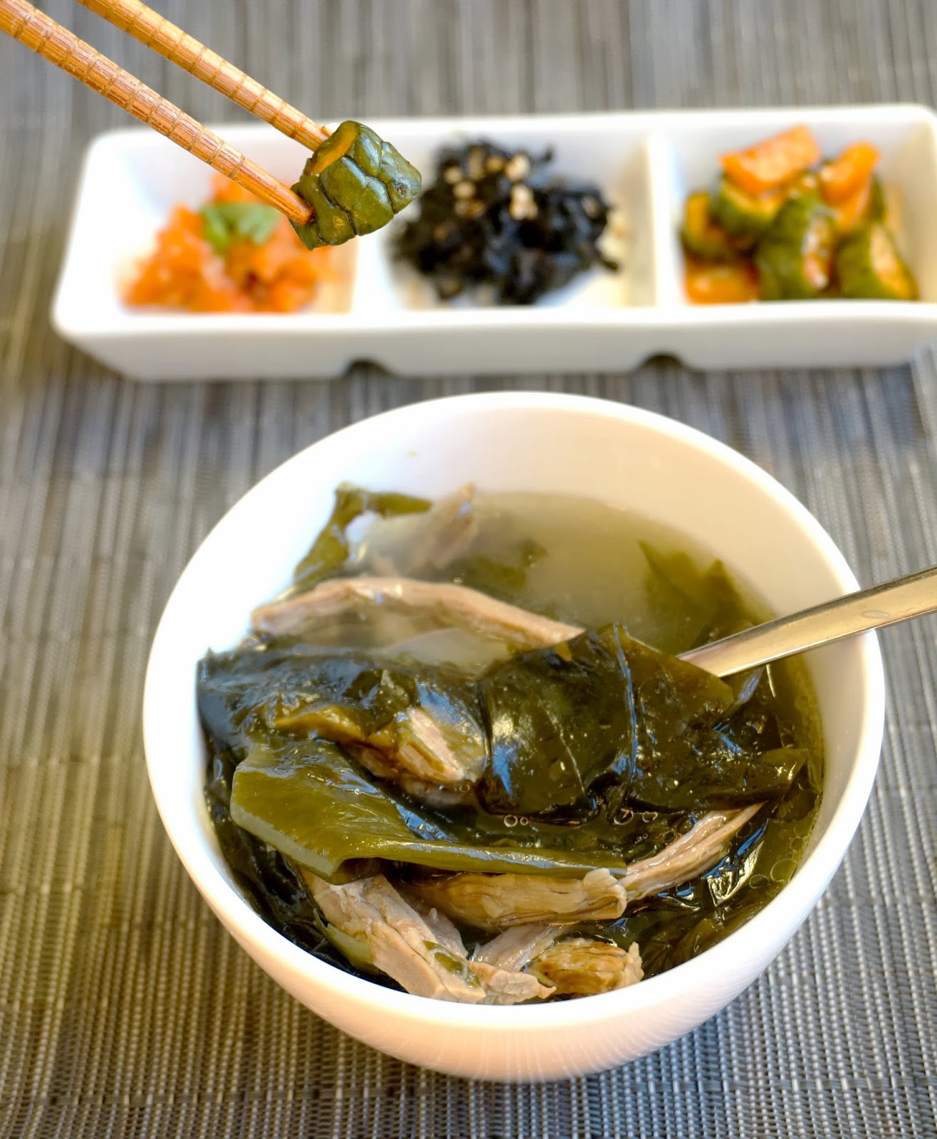 Miss Hangrypants: Miyeok Gook {미역국} - Korean Seaweed Soup