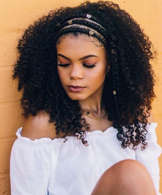 Sencillos peinados con rizos 2018