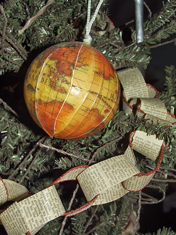 Looking Beyond the Blonde: Christmas Decorations: A Steampunk Tree