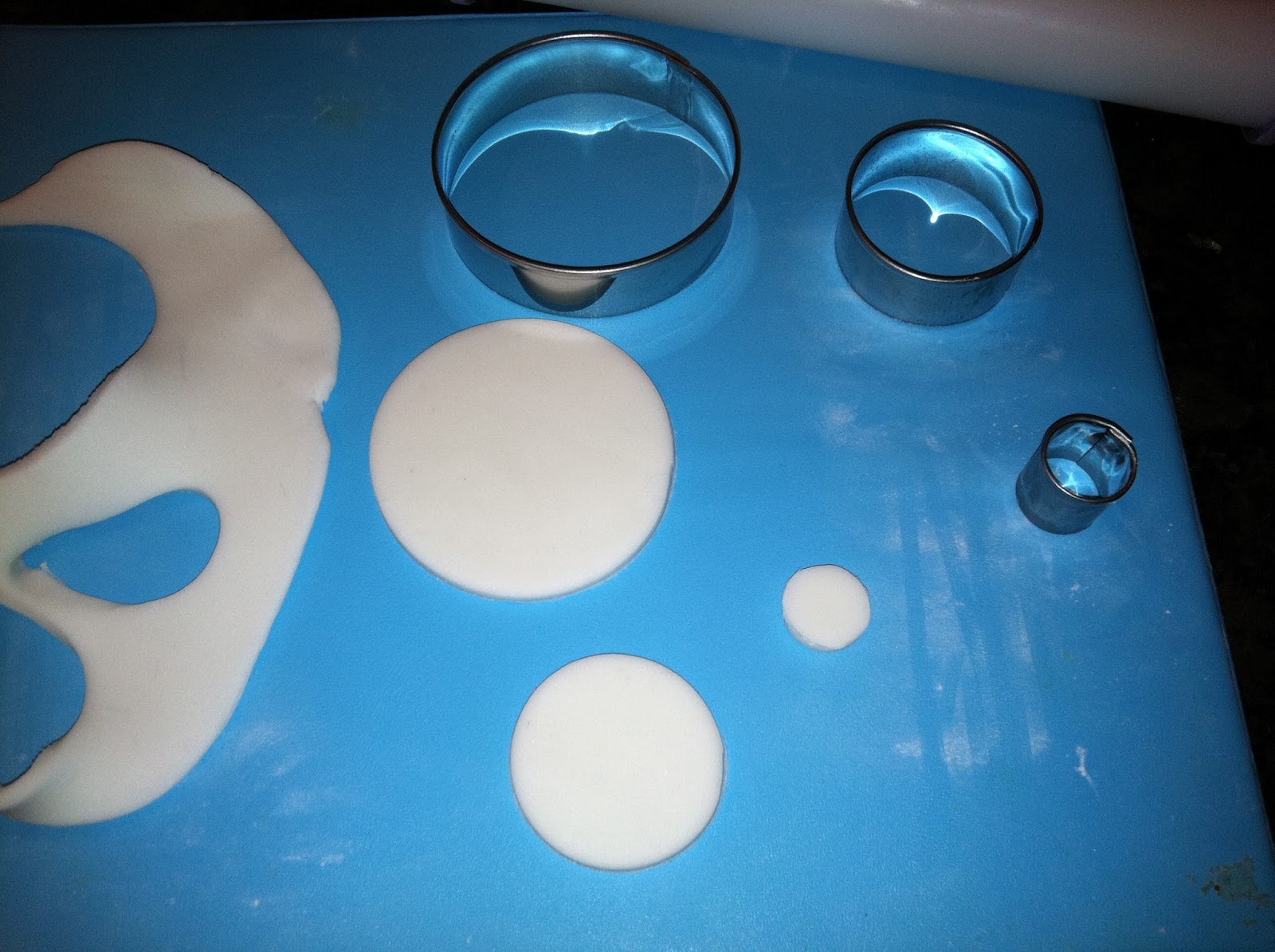 The Iced Queen: Loopy Fondant Bow