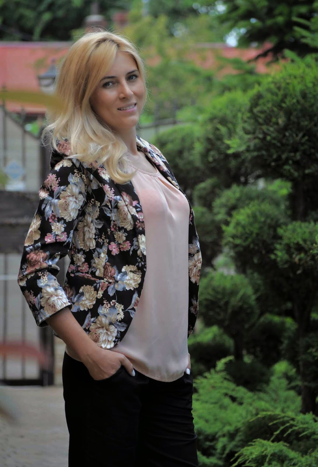 Sacouri pentru femei in tendinte | Magazinul cu Oferte