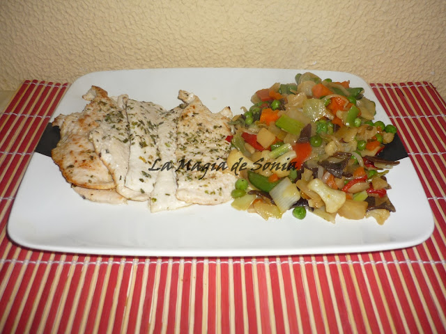 La Magia de Sonia: Filetes de Pollo con Salteado Rápido de Verduras.