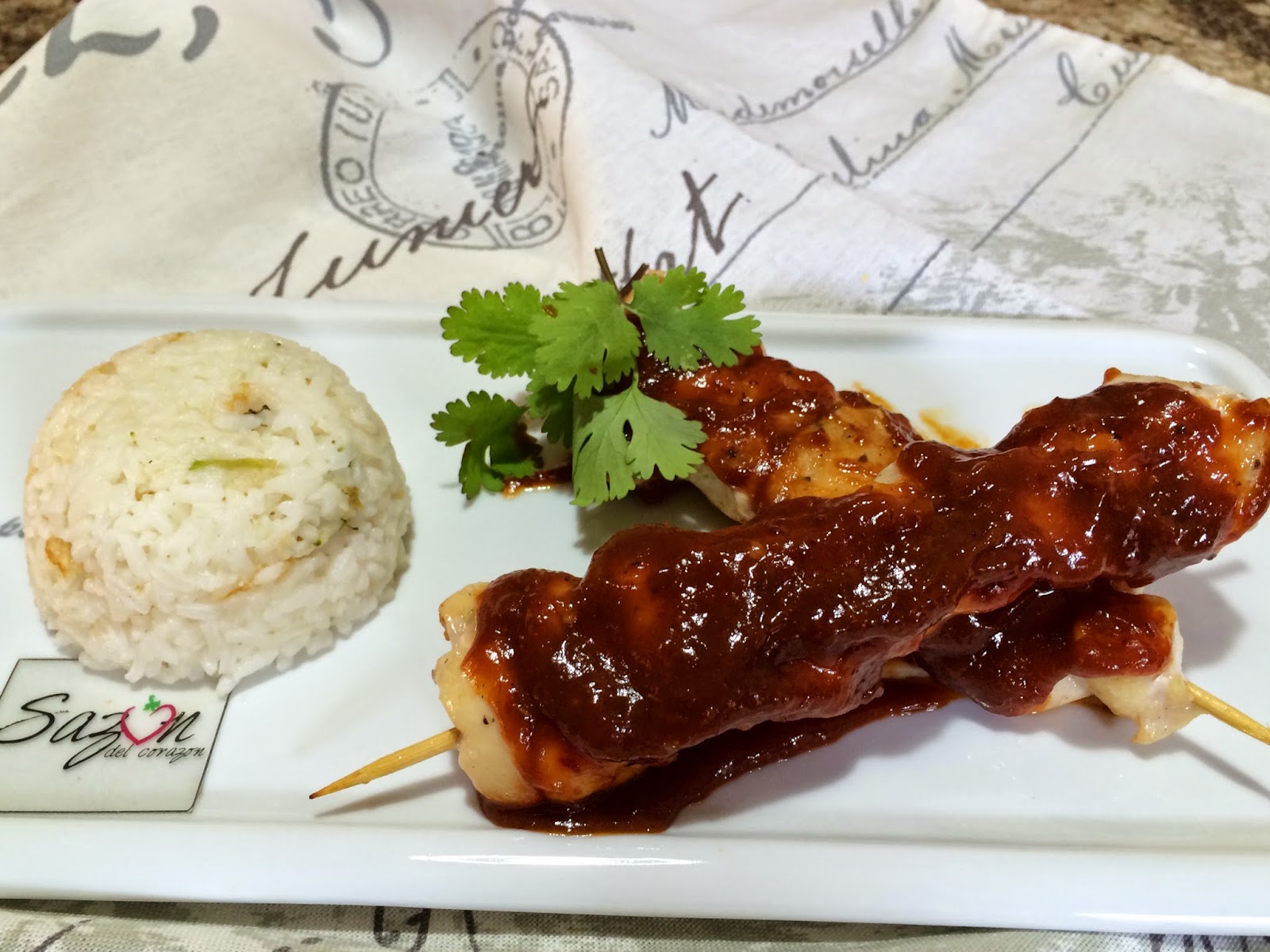 Sazón del corazón: Brochetas de pollo en salsa de tamarindo al chipotle