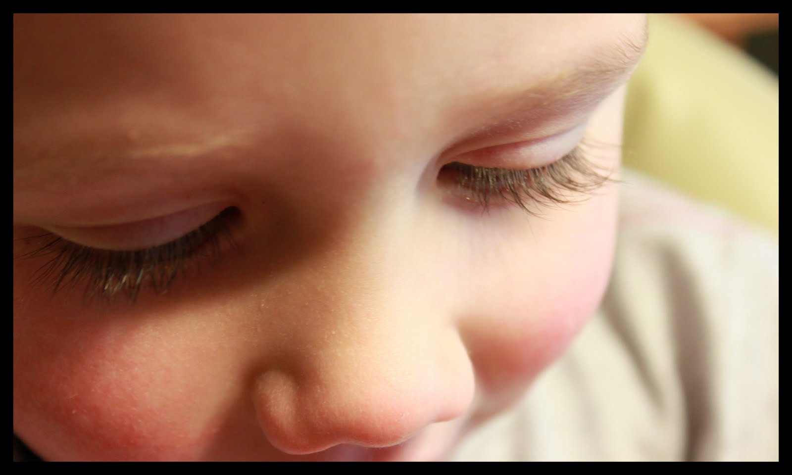 September & December Babies: Boy lashes