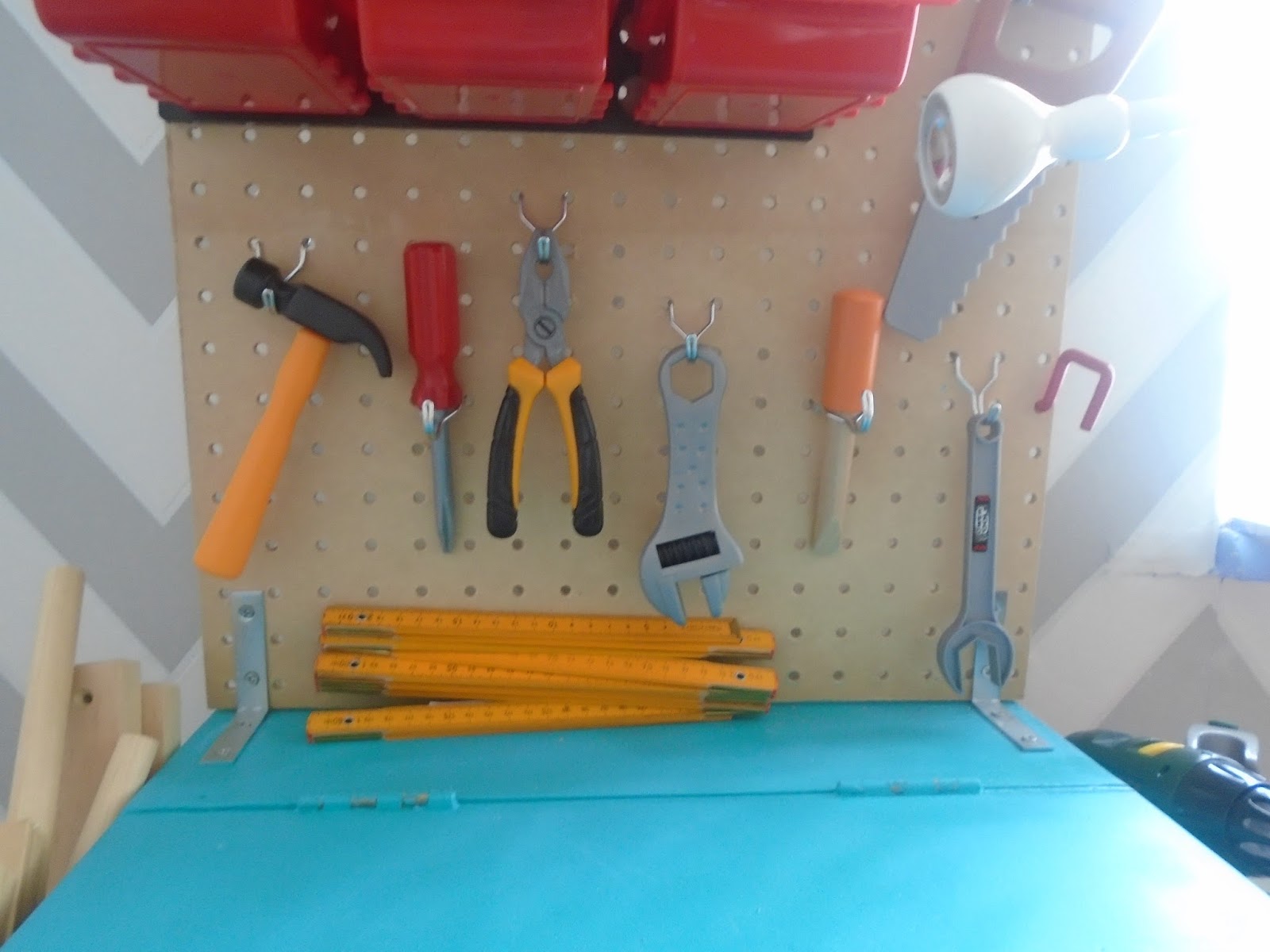 DIY: Tool Bench - Guest Post by Grillo Design - Teacher by trade ...