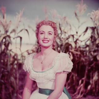 ALL GOOD THINGS: Shirley Jones in OKLAHOMA!