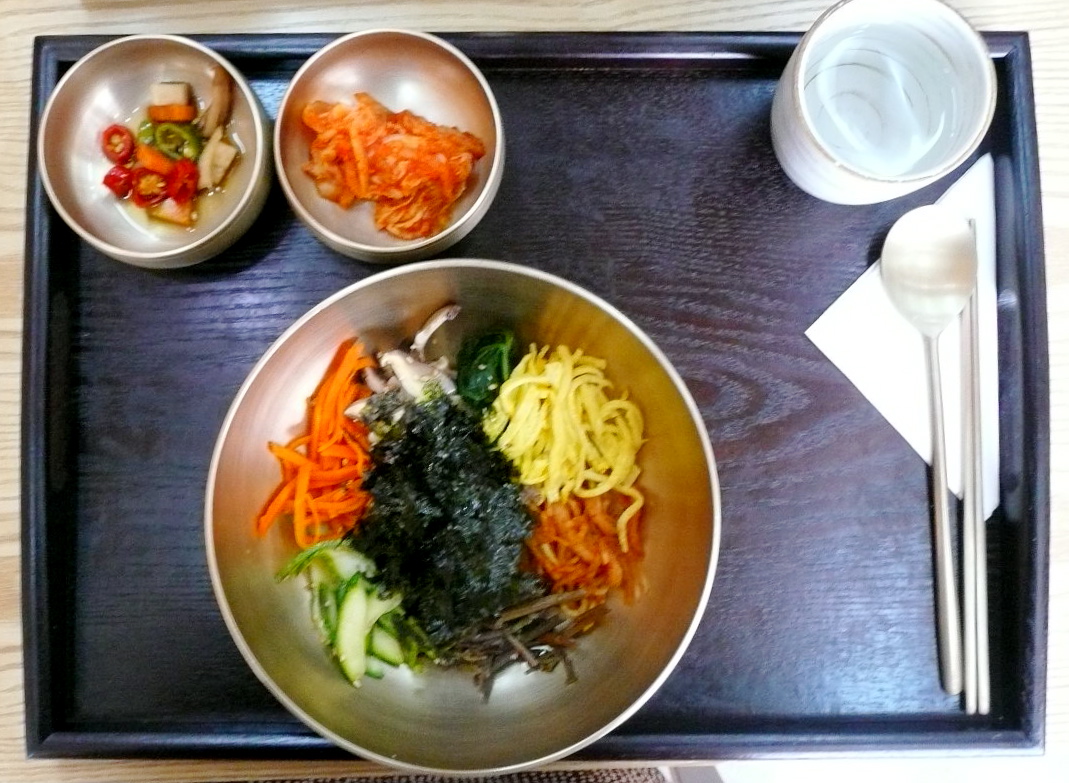 Alex on the Loose: Cheung Wa Dae with the Worldwide Korea Bloggers