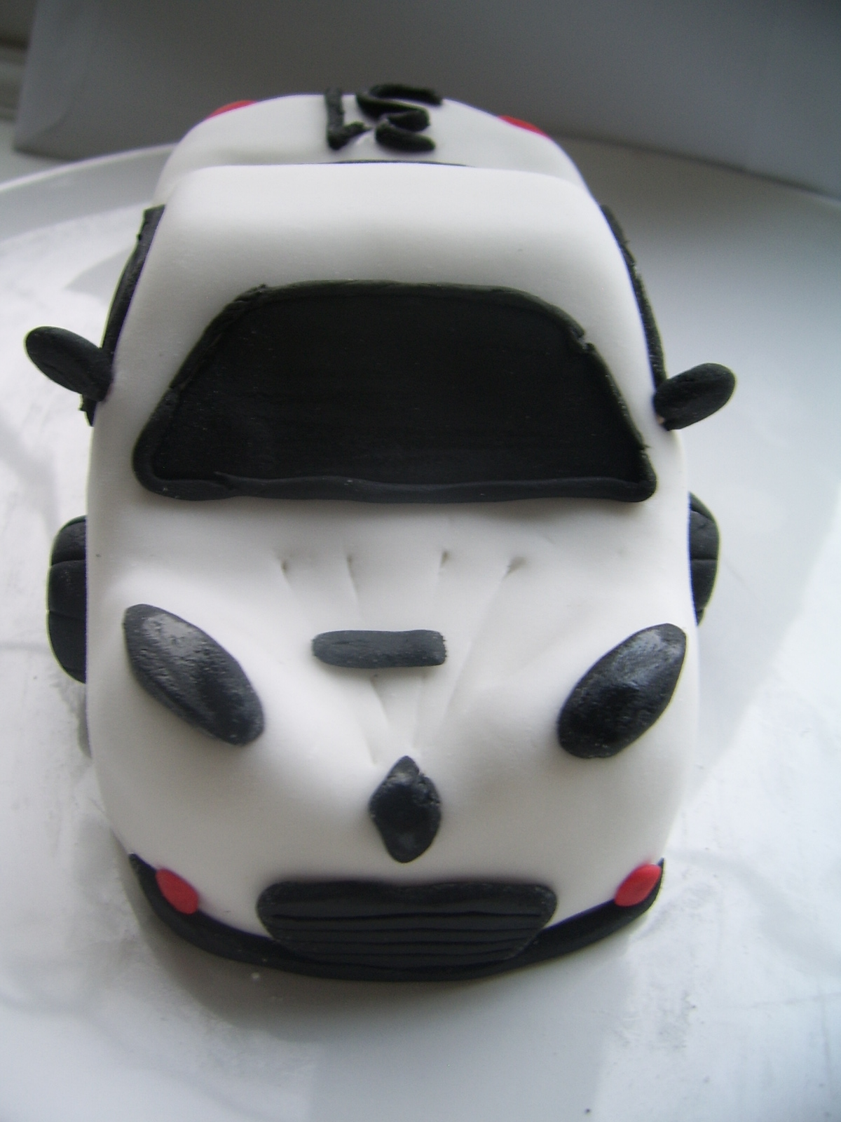 irenafoods: Car - fondant icing sugar decoration