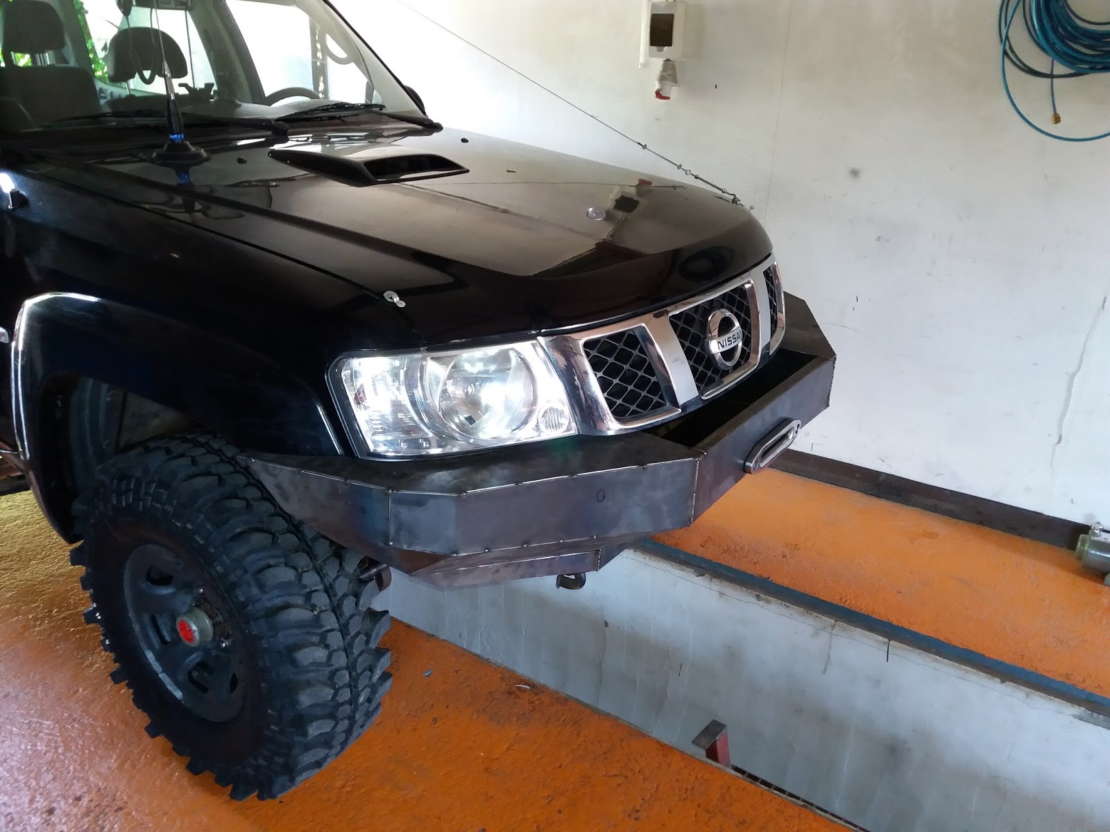 modificari4x4 : Nissan patrol y61 front arb style bumper and winch mount