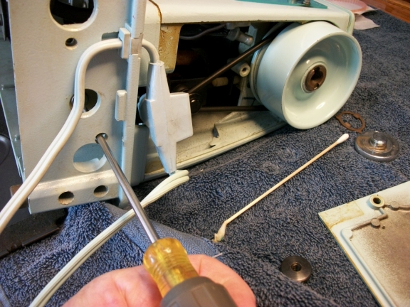 Perfect Stitch: Singer 347 Belt Adjustment